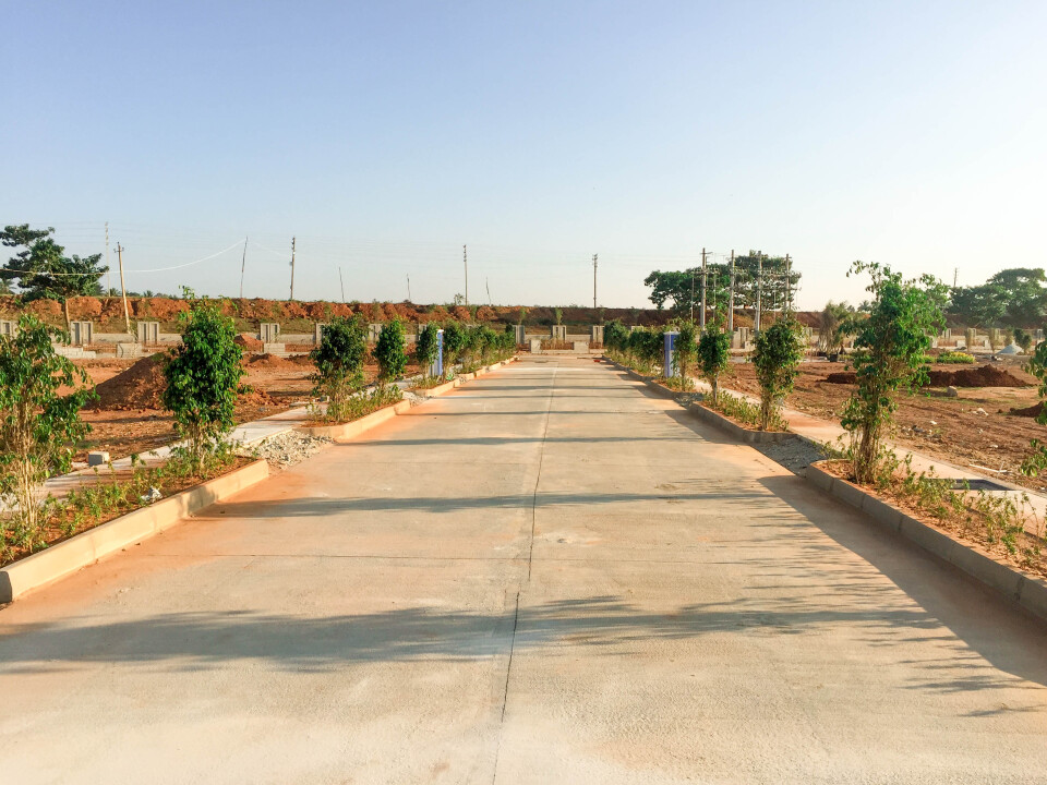 Aashrithaa Properties Builders Aashrithaa Venus County Premium Photos ...