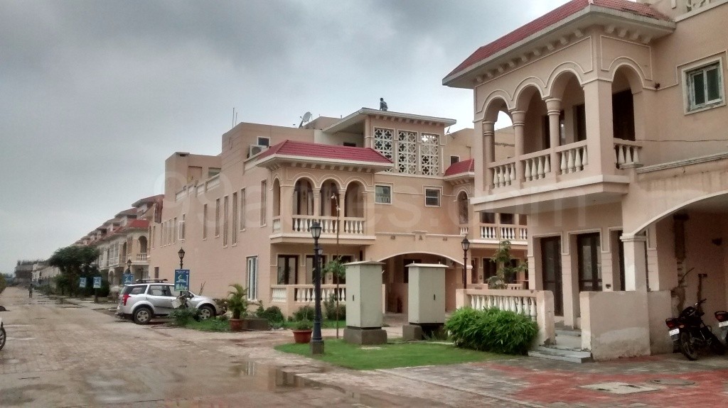 Amrapali Group Amrapali Leisure Valley Photos And Videos - Sector 1 ...