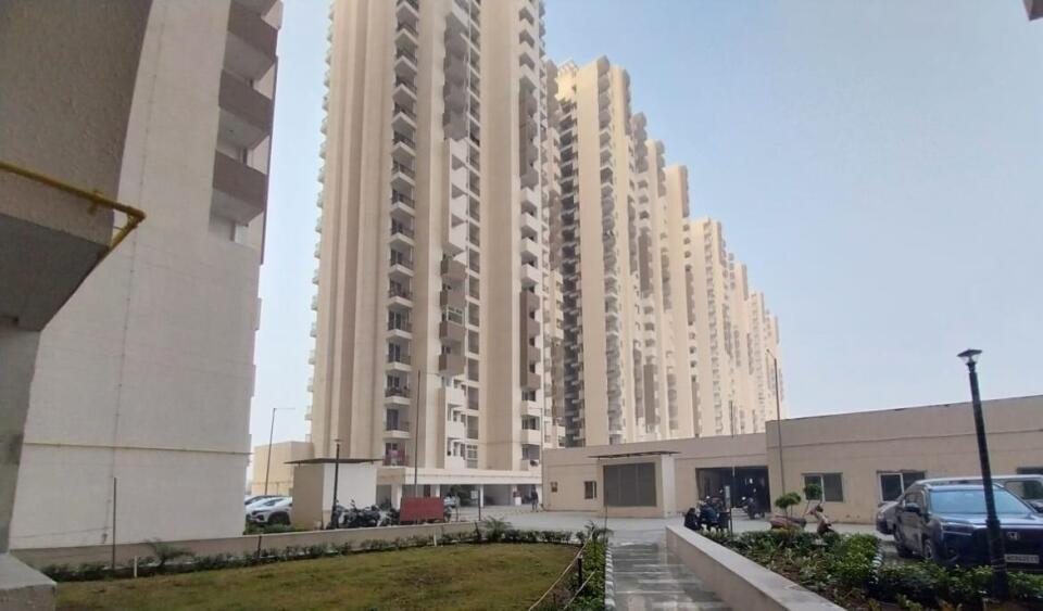 Amrapali Riverview Techzone 4 Greater Noida West, Greater Noida Resale Price List, Brochure ...