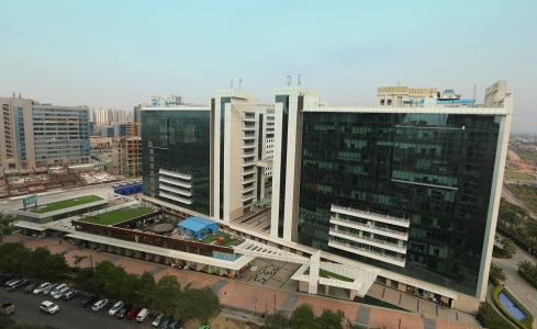 Shop for sale in Assotech Business Cresterra Sector 135 Noida - 1200 Sq ...