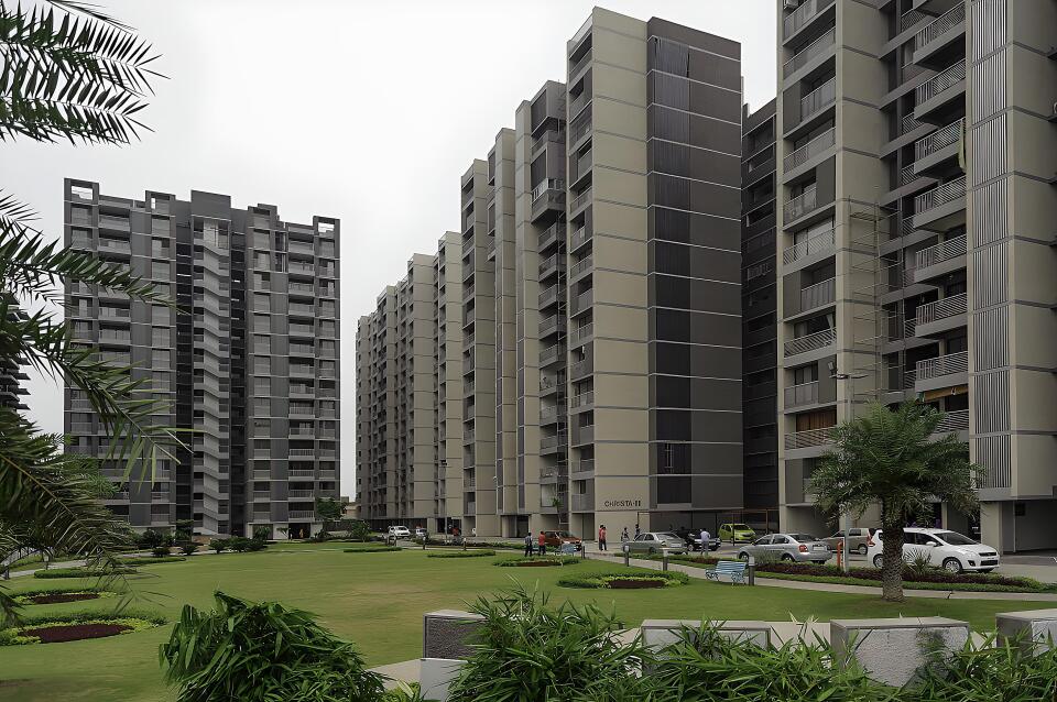 Apollo DB City Nipania, Indore | Price List & Brochure, Floor Plan ...