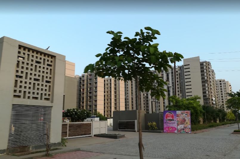 Apollo DB City Nipania, Indore | Price List & Brochure, Floor Plan ...