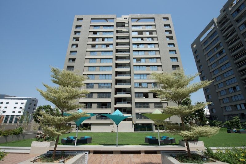 DMD Spring Valley New City Light, Surat Resale Price List, Brochure ...