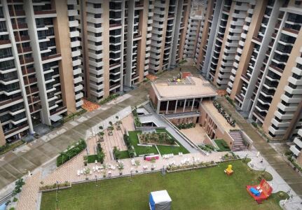 4 BHK Apartment / Flat for sale in Maple Tree Garden Homes Thaltej ...
