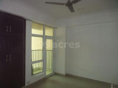 2 BHK Apartment / Flat for sale in Gaur City 7th Avenue Sector 4 ...