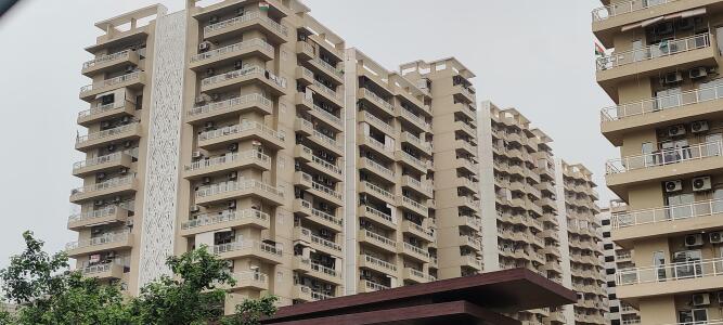 5 BHK House / Villa for sale in Elite Golf Greens Sector 79 Noida ...