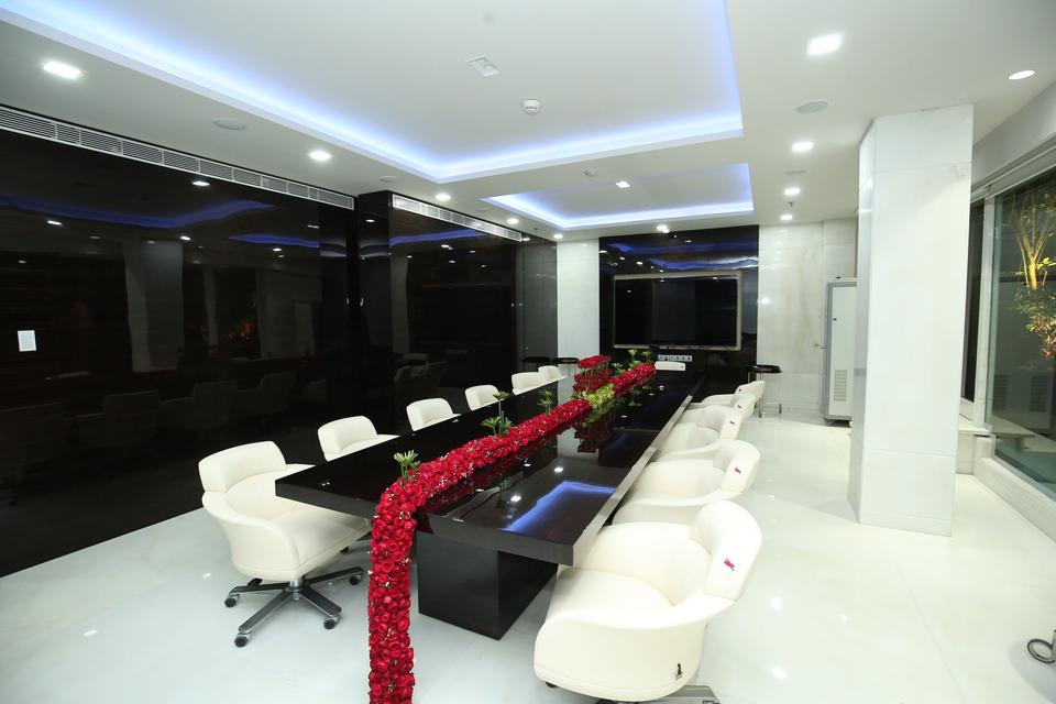 Kahm Tower Park Street, Kolkata | Resale Price List & Brochure