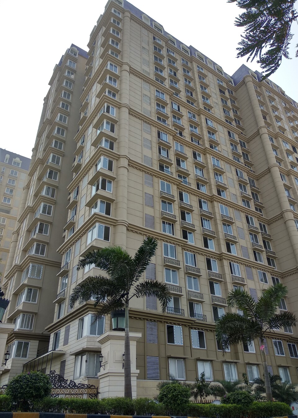 Kanakia Paris Bandra Kurla Complex, Mumbai Resale Price List, Brochure ...
