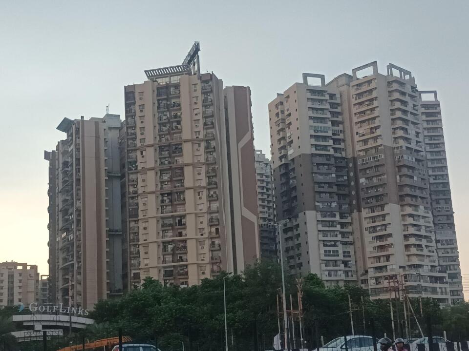 Landcraft Golflinks NH 24 Highway, Ghaziabad | Price List & Brochure ...