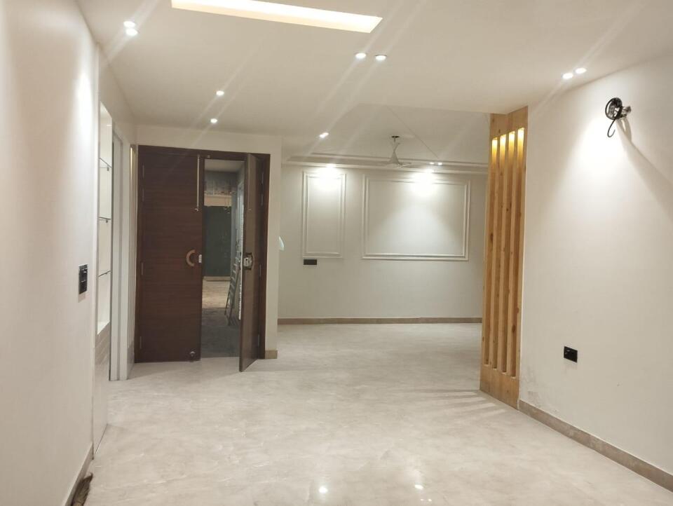 Lucky Dwarkadhish Premium Floors Sector 26 Rohini, Delhi Resale Price ...