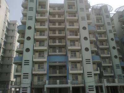2 BHK Apartment / Flat for sale in Omaxe Heights Sector 8 Sonipat ...