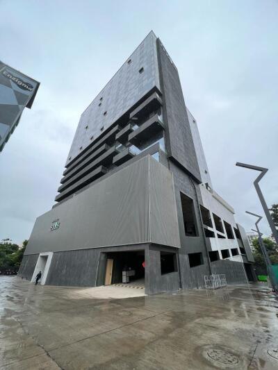 Ready to move Office Space in Pyramid Axis Baner Pune - 1665 Sq. Ft.
