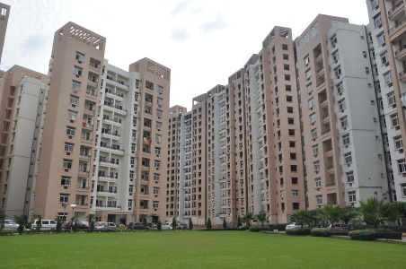 4 BHK / Bedroom Apartment / Flat for rent in Rohtas Plumeria Vibhuti ...
