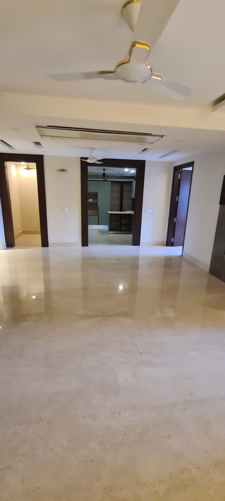 Saudagar Ultra Luxurious Floors DLF Phase 2, Gurgaon Resale Price List ...