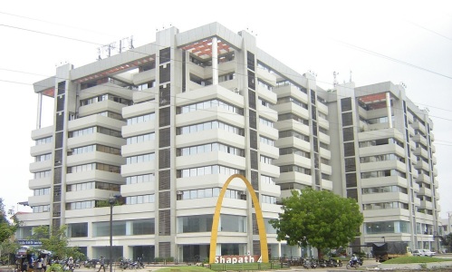 Ready to move Office Space in Savvy Shapath 4 Sindhu Bhavan Road ...