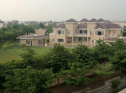 SRS Group Builders SRS Retreat Farms Photos And Videos - Manjhawali ...