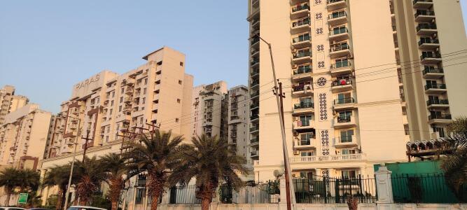 3 BHK Apartment / Flat for sale in Sunworld Arista Sector 168 Noida ...