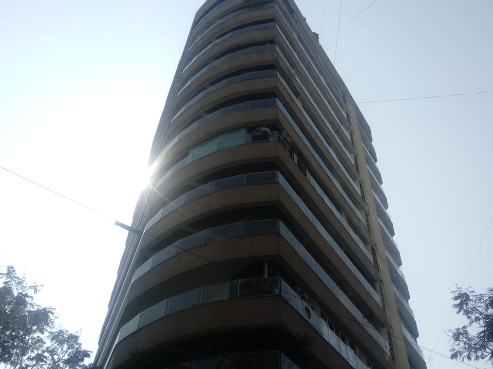 H and M Tower Photos - Bandra West, Mumbai Pictures