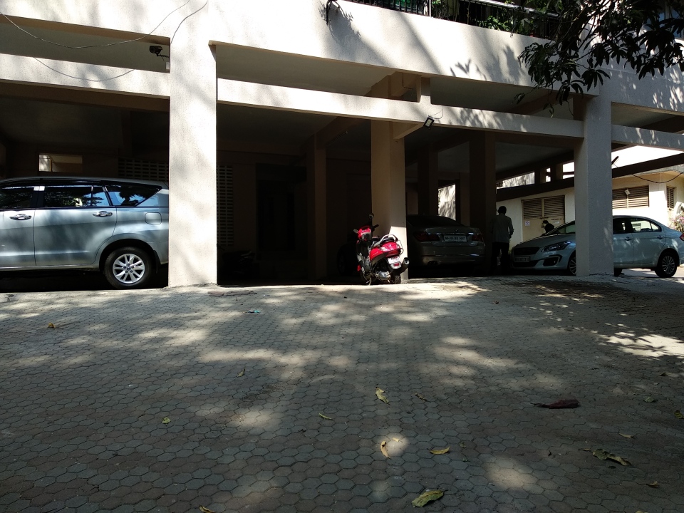 Sheesh Mahal Apartment Photos - Pali Hill, Mumbai Pictures