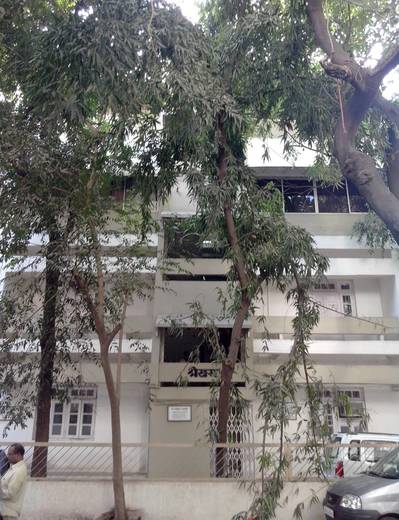 3 BHK Apartment / Flat for sale in Shreyas Apartment Hindu Colony ...