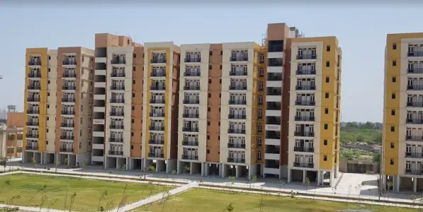 3 BHK Apartment / Flat for sale in UPAVP Kailash Enclave Sector-18 ...